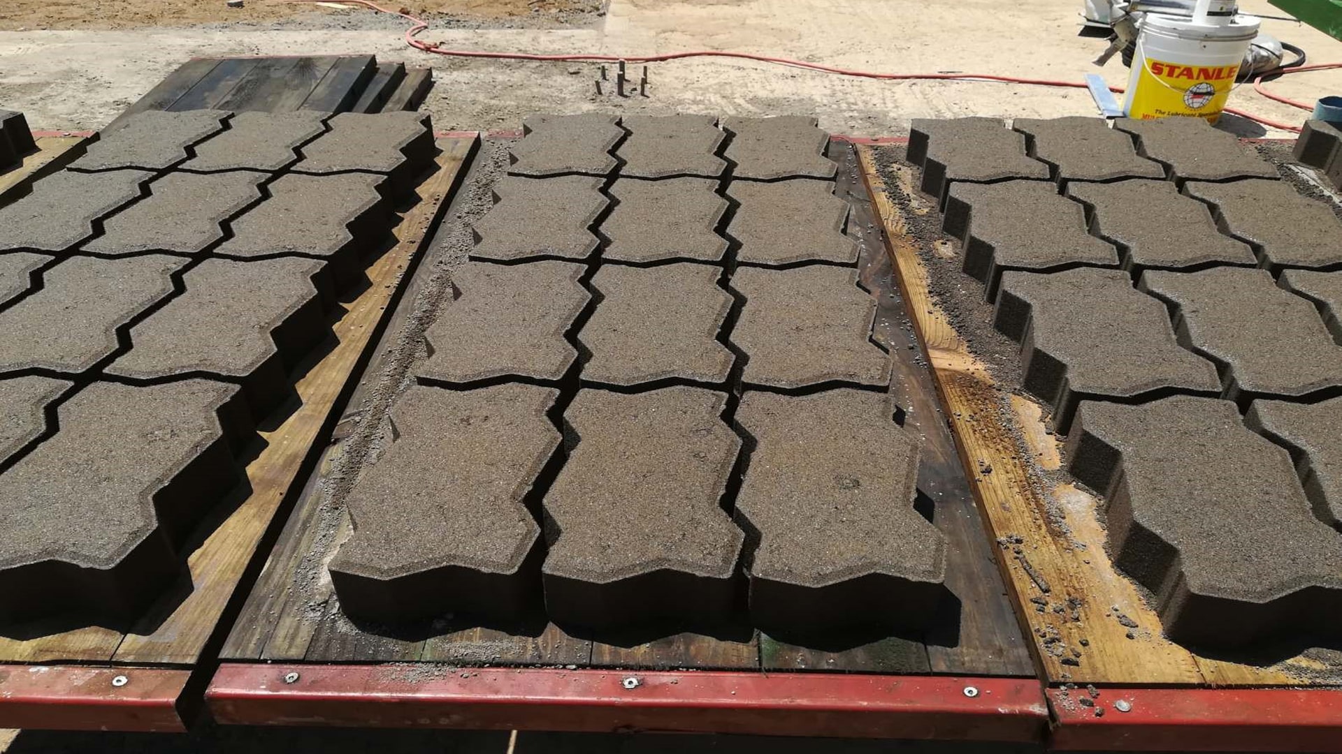 Avantages des pavés en béton autobloquants - BESS